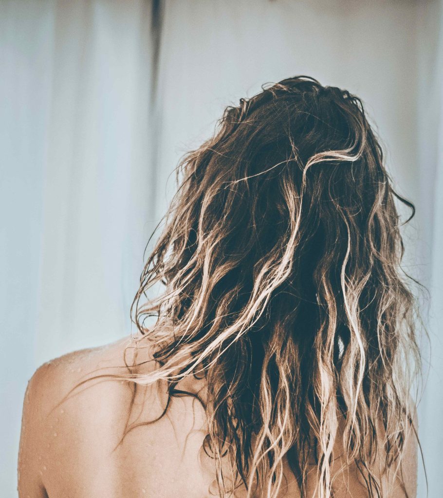 5 Tips Infalibles para Definir Rizos - Longwell Professional